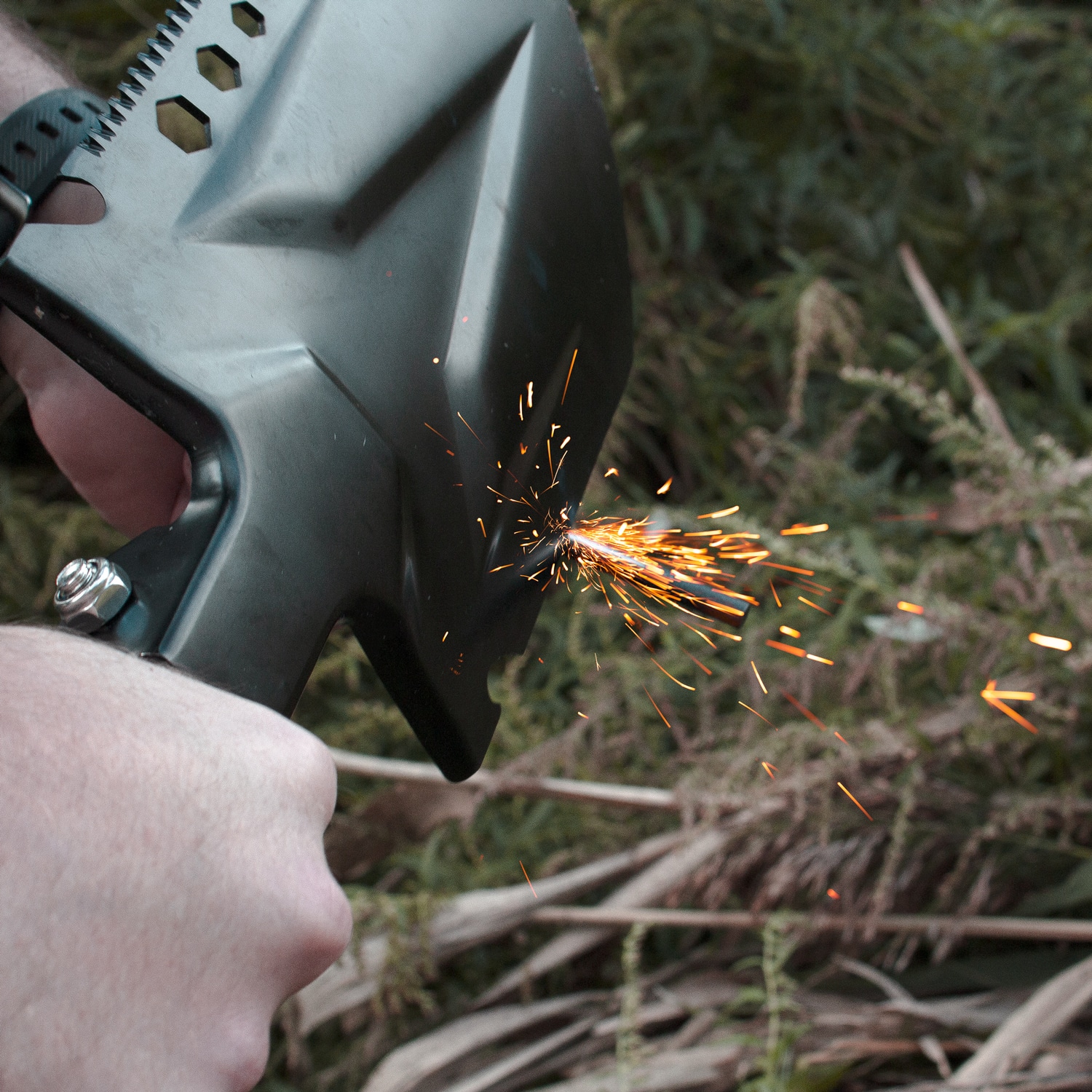 Multifunctional Tactical Shovel, Folding Outdoor Survival Tool Made Of ...