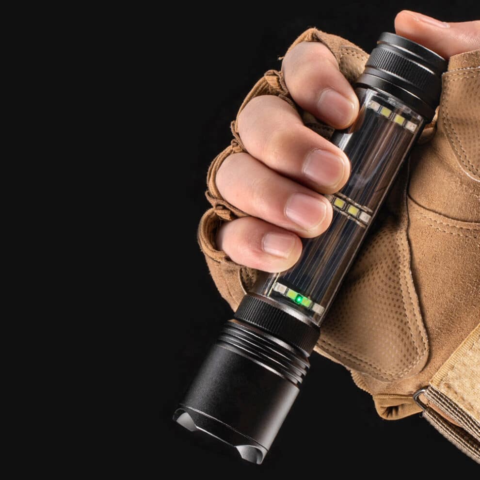 Solar Rechargeable 600 Lumen LED Flashlight With Adjustable Focus ...